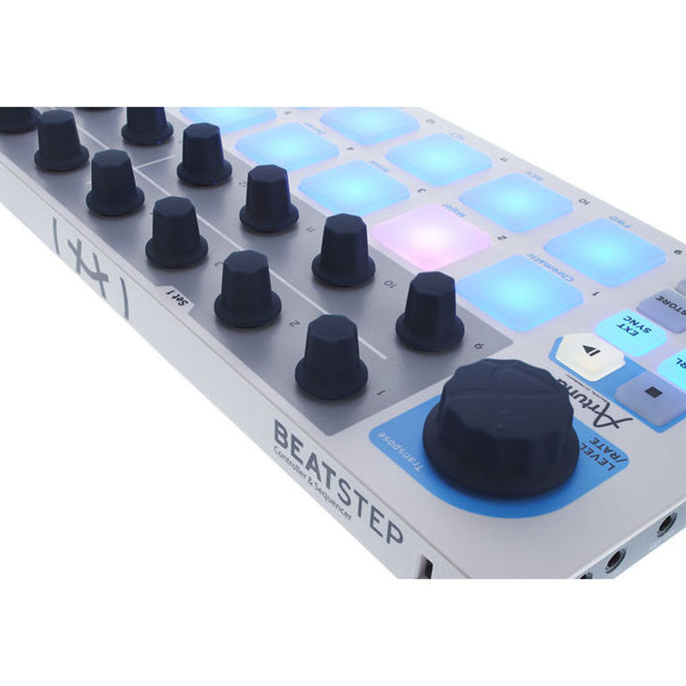 MIDI контроллер/секвенсер Arturia BeatStep Pad Controller
