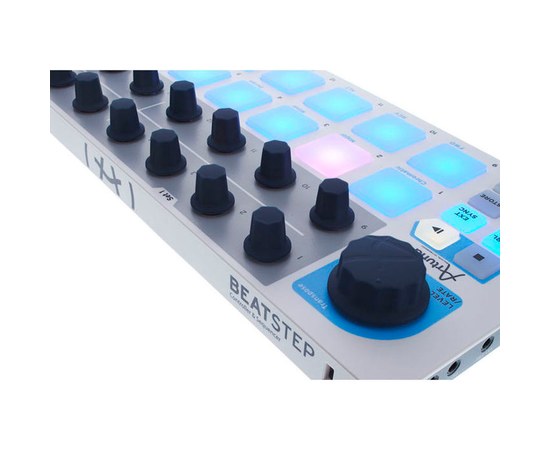 MIDI контроллер/секвенсер Arturia BeatStep Pad Controller